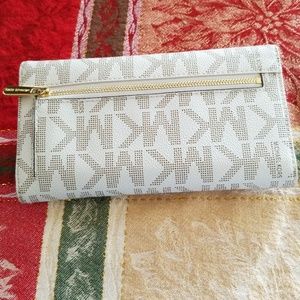 Michael Kors | Bags | Michael Kors Signature Wallet | Poshmark